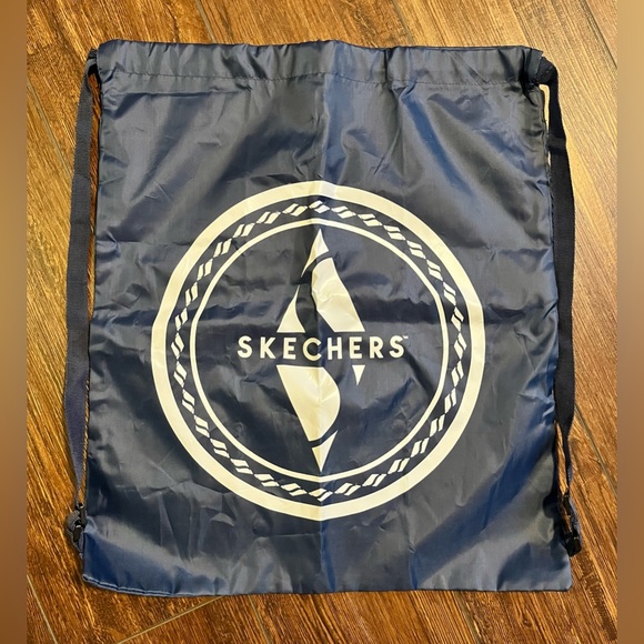 Skechers | Bags | Skechers Cinch Bag Adjustable Straps | Poshmark